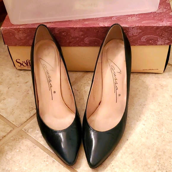 Caressa | Shoes | Caressa Vintage Navy Pumps 9 Euc | Poshmark
